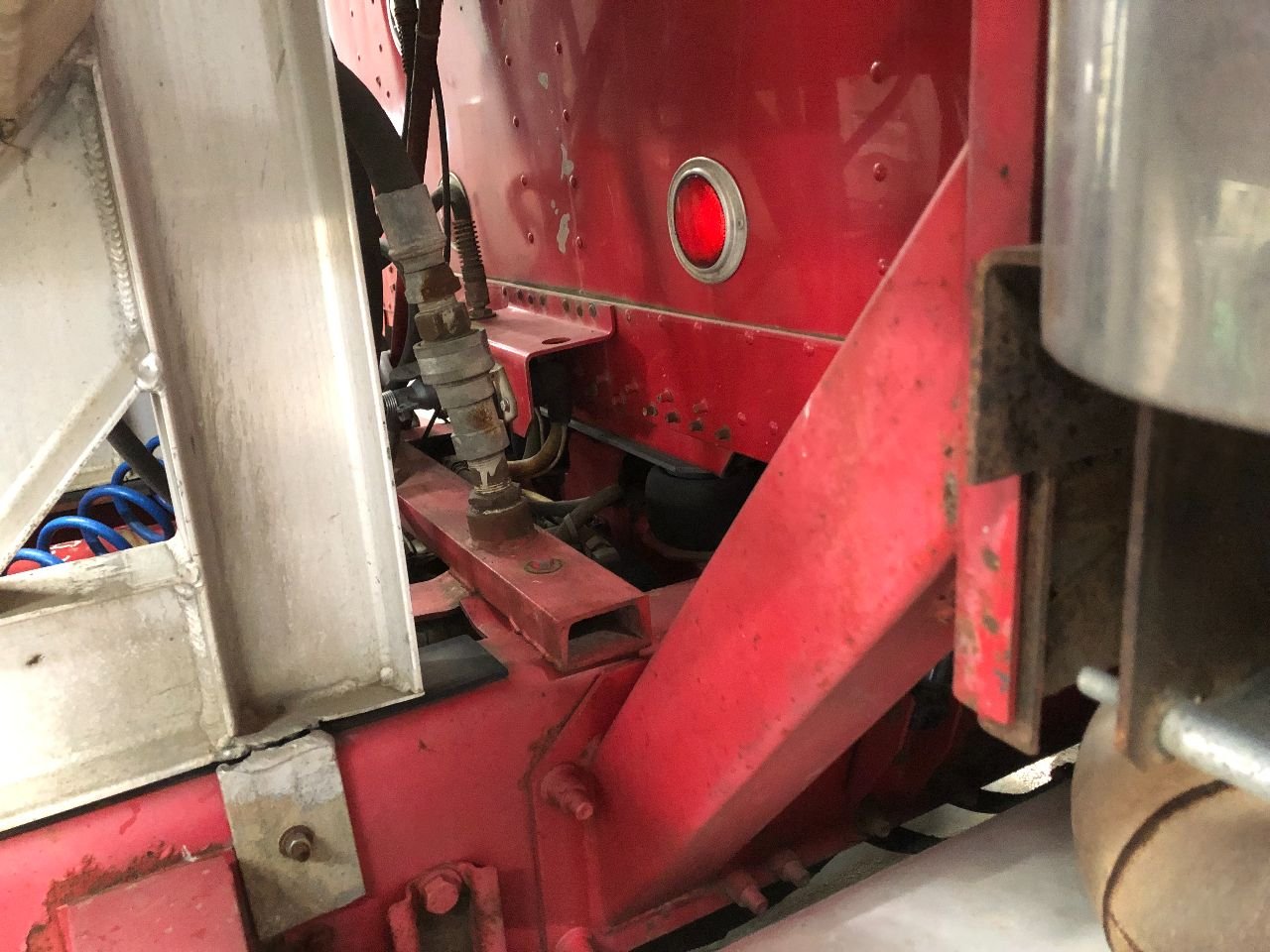 Freightliner FLD120SD Exhaust Bracket for Sale