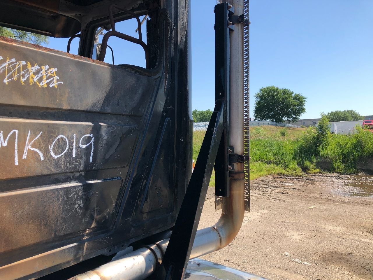 Mack GU713 Exhaust Bracket for Sale