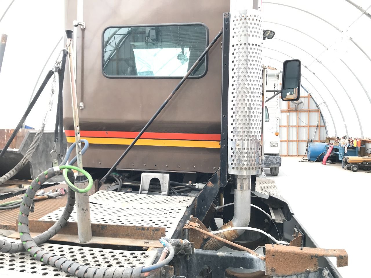 K186-513 | Kenworth T600 Exhaust Bracket for Sale