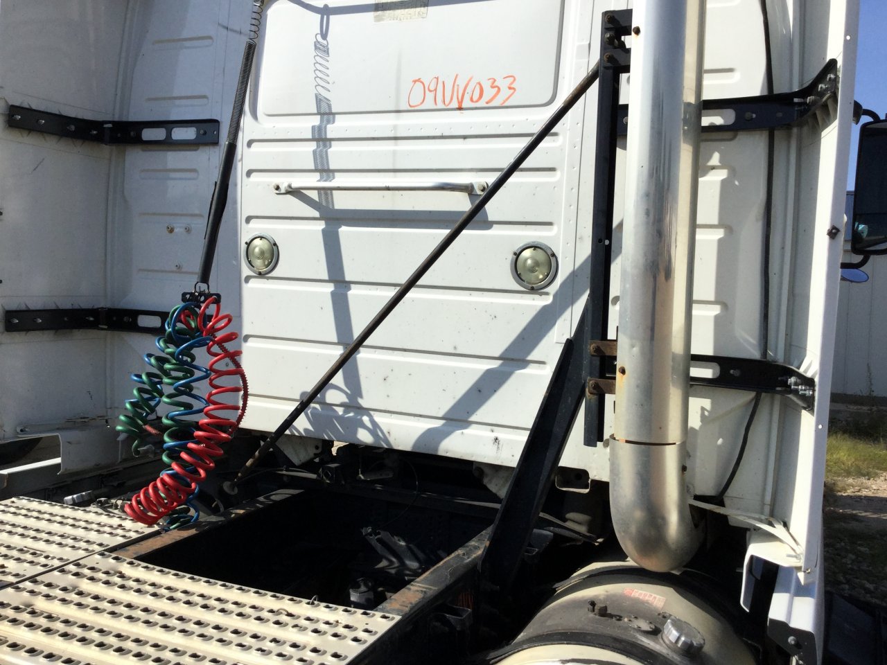 Volvo VNL Exhaust Bracket for Sale