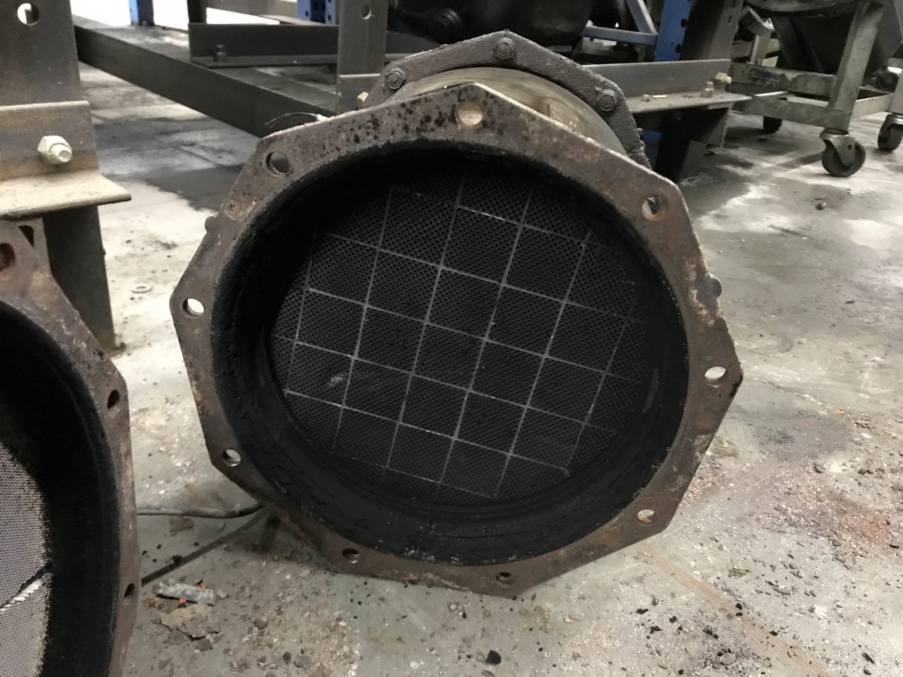 ME304313 | Mitsubishi 6M60-5AT1 DPF Diesel Particulate Filter for Sale