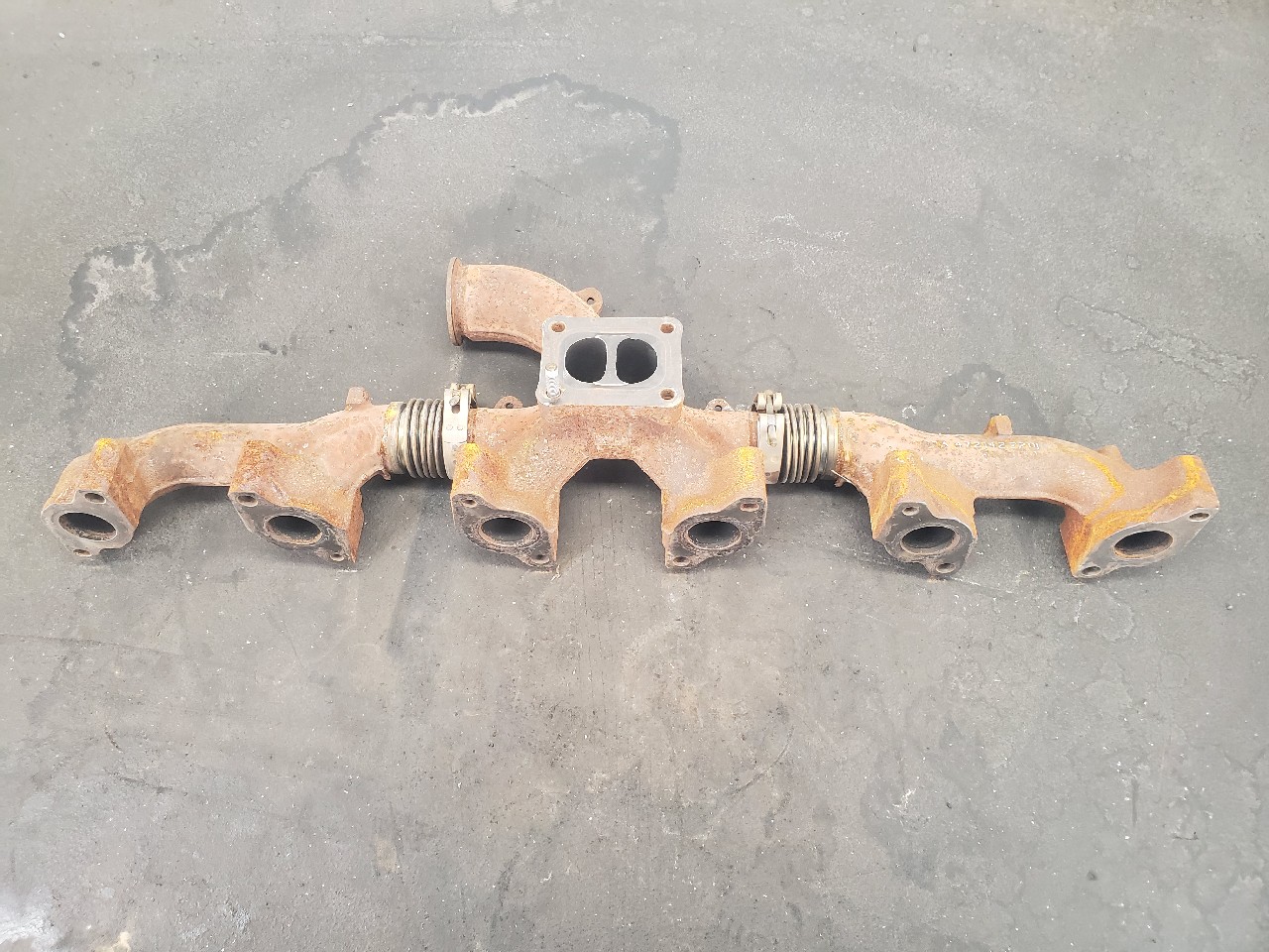 A4721422401 | Detroit DD15 Engine Exhaust Manifold for Sale