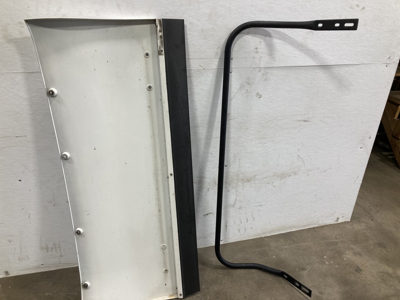 6111488C1 | International LT Side Fairing/Cab Extender for Sale