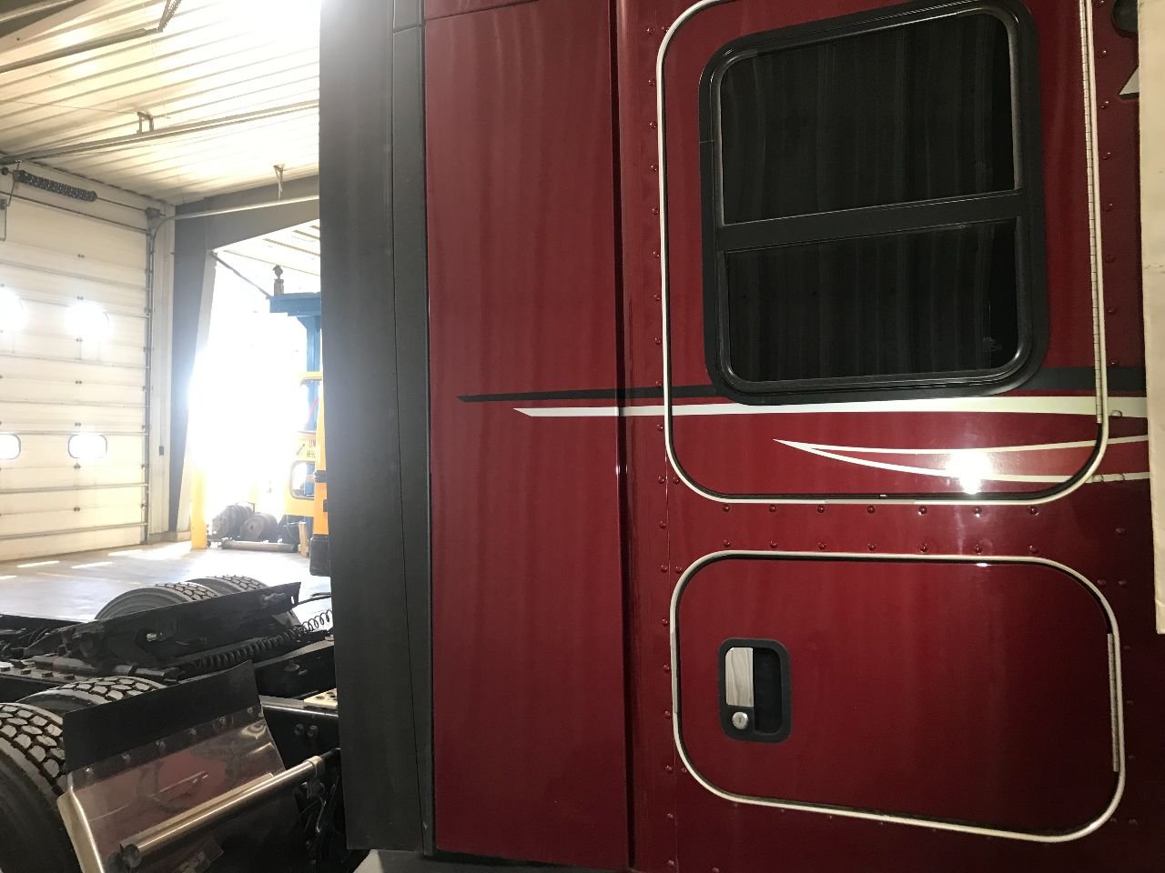 N/A | Kenworth T680 Side Fairing/Cab Extender for Sale