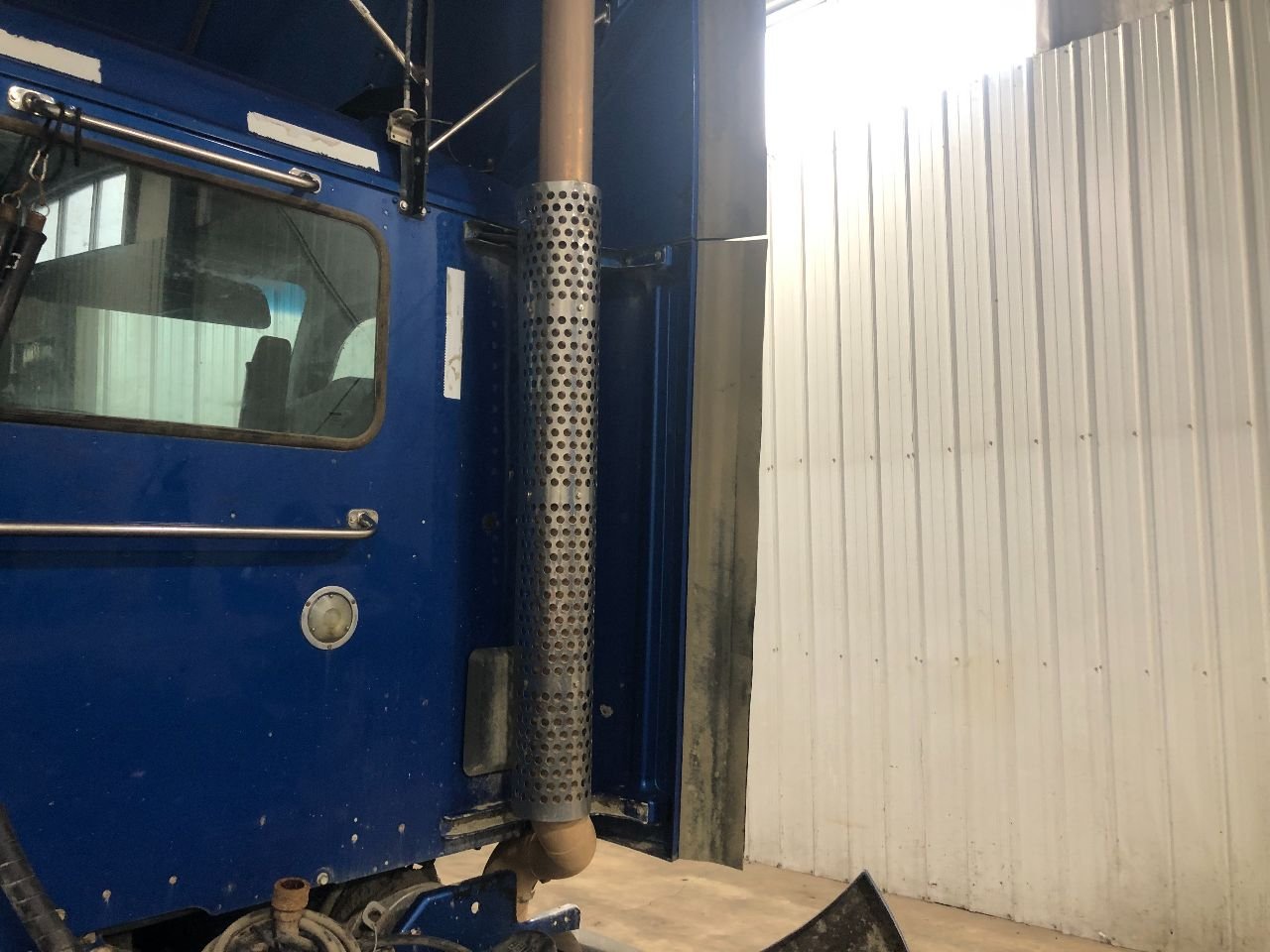 Kenworth T880 Side Fairing/Cab Extender for Sale