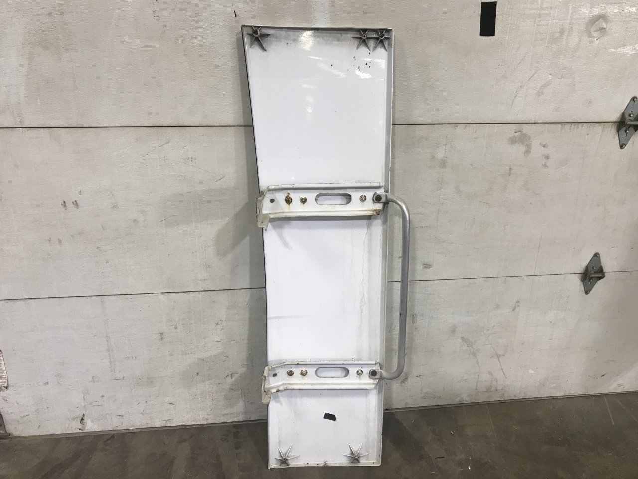 Volvo VNL Side Fairing/Cab Extender for Sale