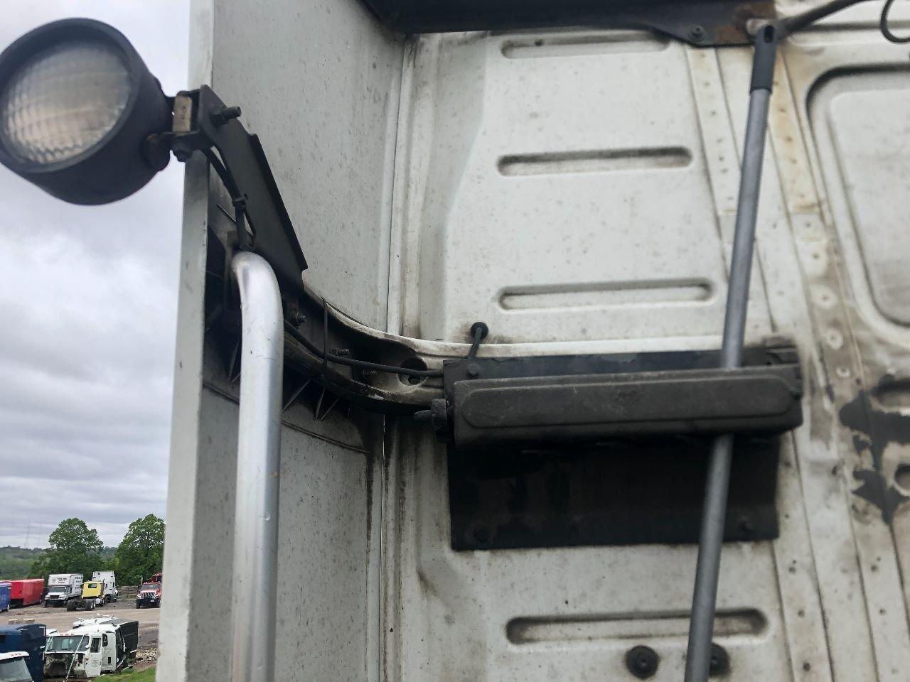 Volvo VNL Side Fairing/Cab Extender for Sale