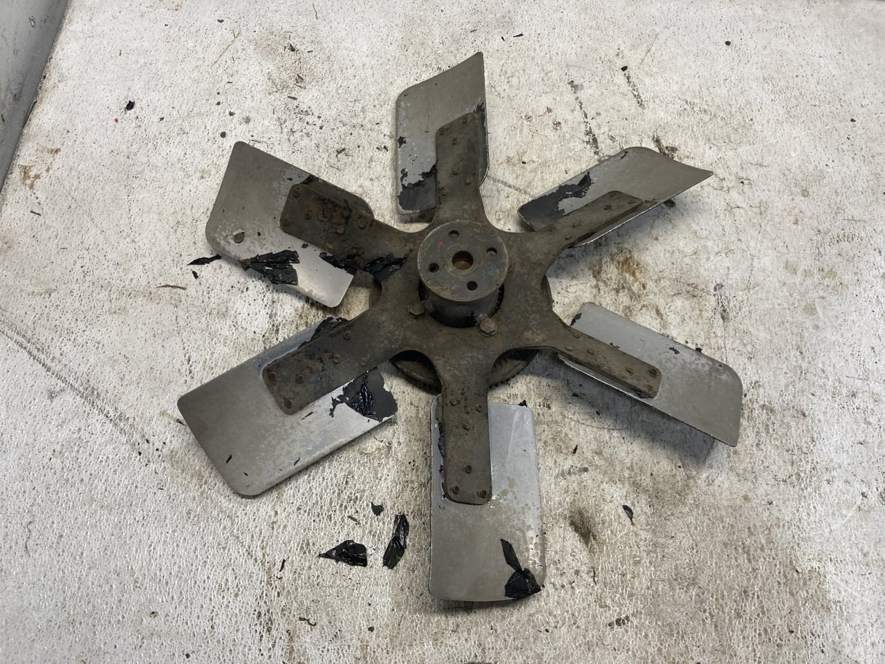 International 6.9 DIESEL Engine Fan Blade for Sale