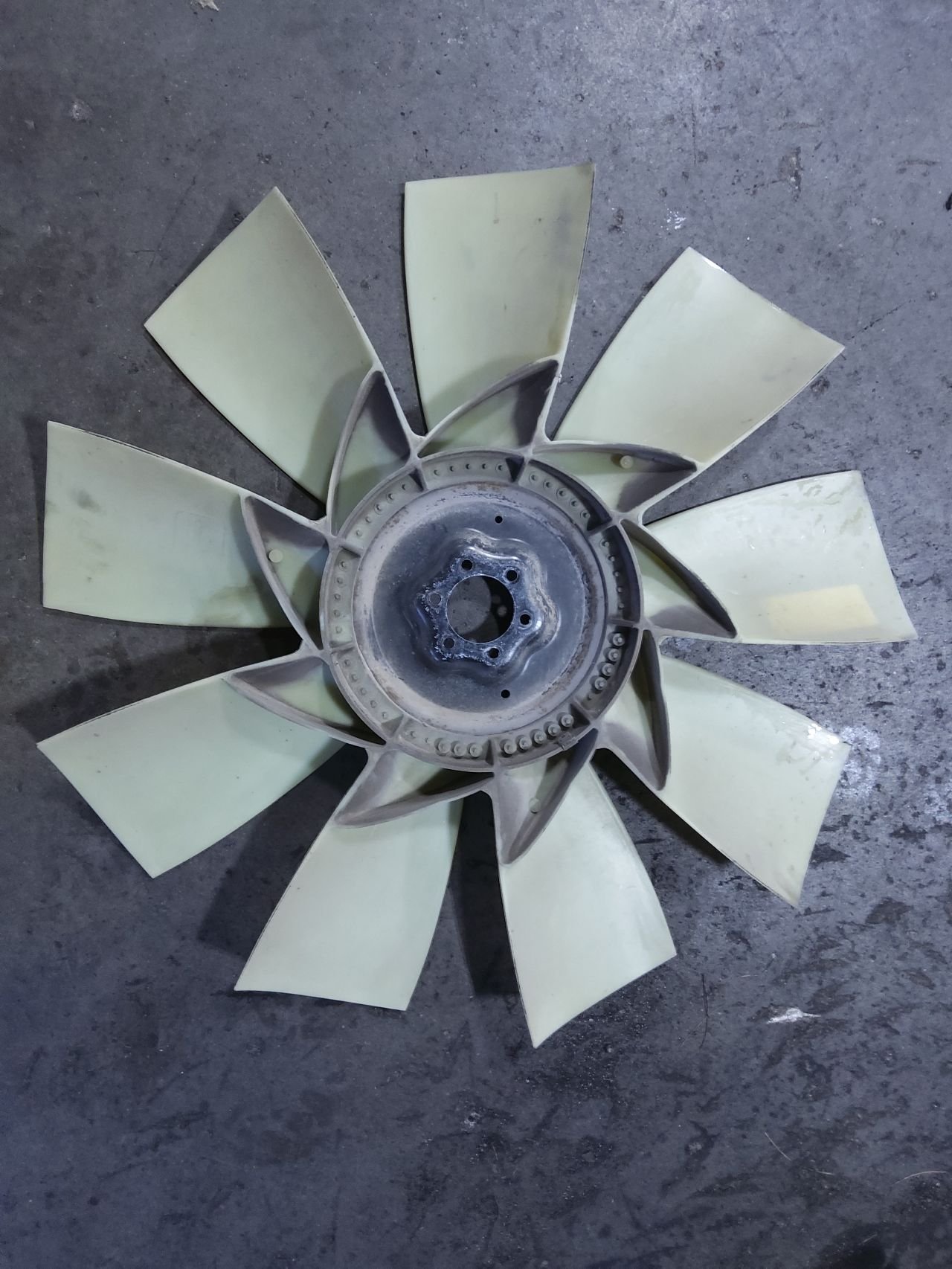 4735-44560-03 | Detroit DD13 Engine Fan Blade for Sale