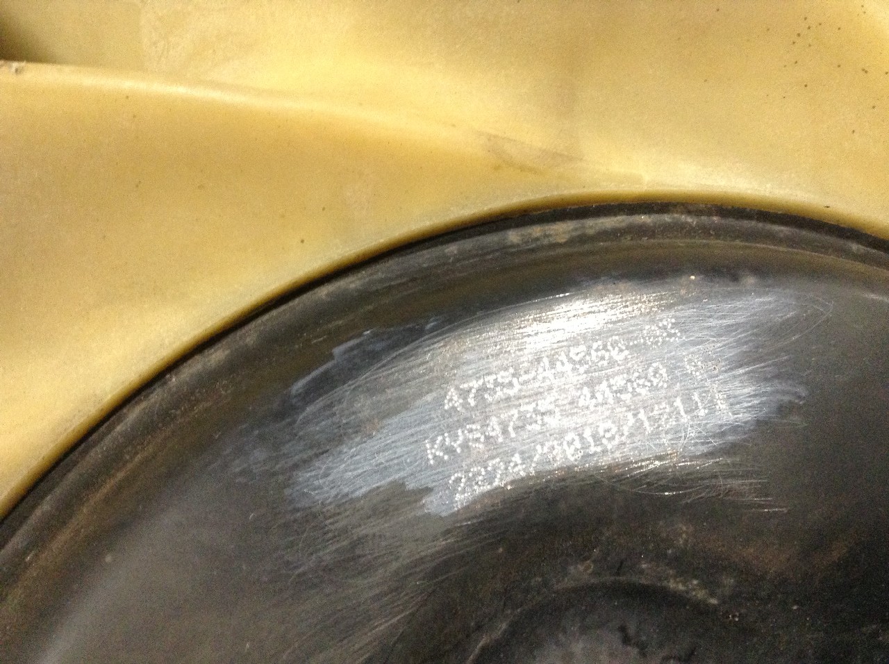 KYS4735-44560-0 | Detroit DD15 Engine Fan Blade for Sale