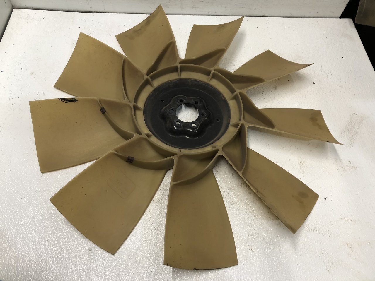 4735-44560-01KM | Detroit DD15 Engine Fan Blade for Sale
