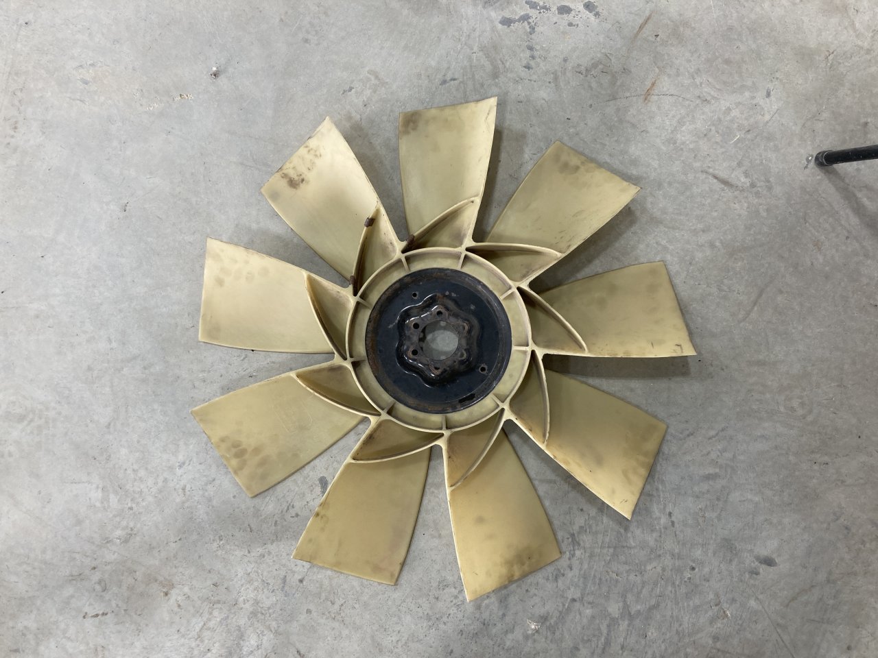 Detroit DD15 Engine Fan Blade for Sale