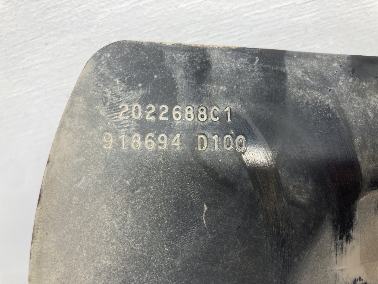 2022688C1 | International T444E Engine Fan Blade for Sale