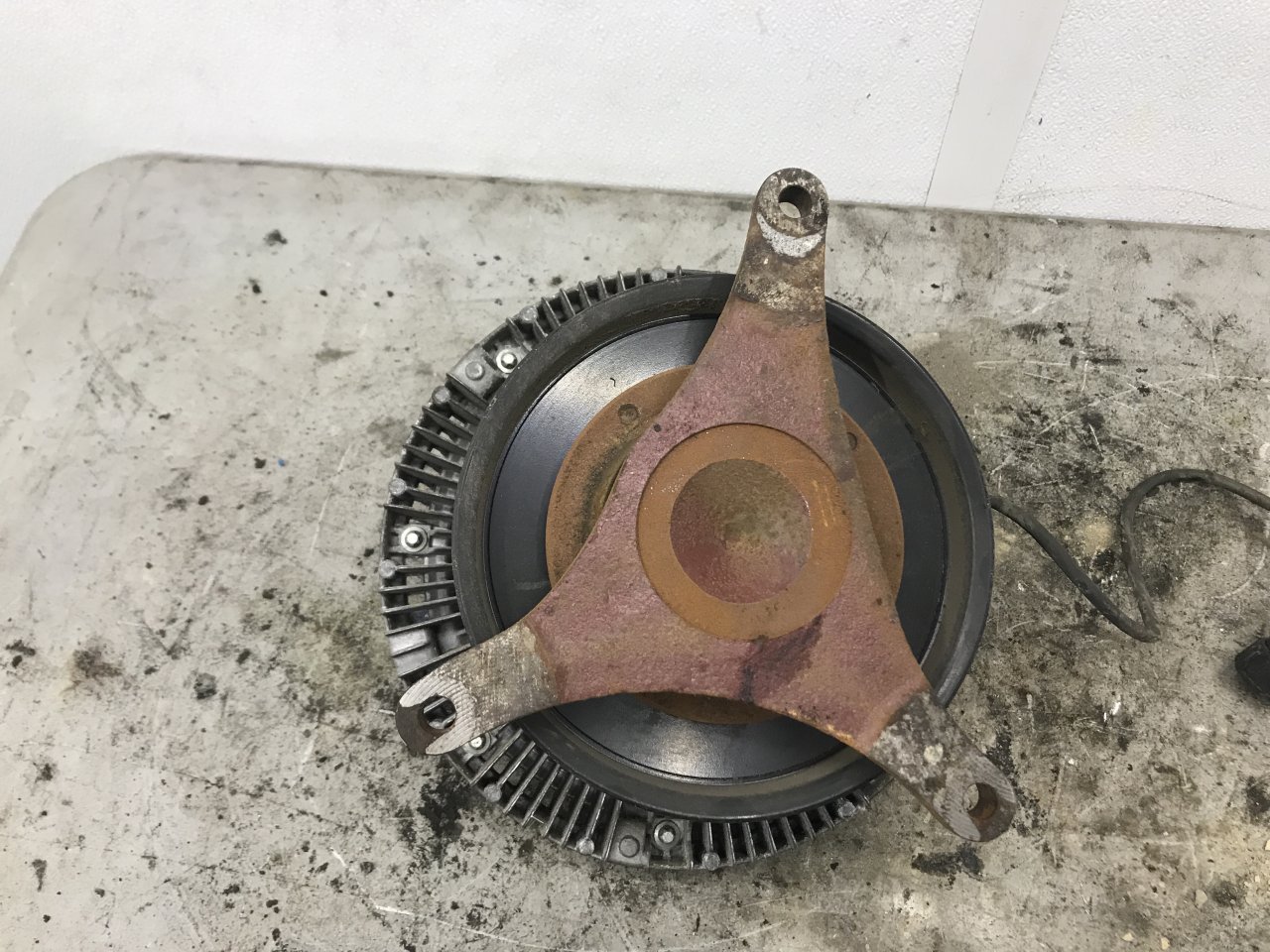 22929437 | Volvo D16 Engine Fan Clutch for Sale