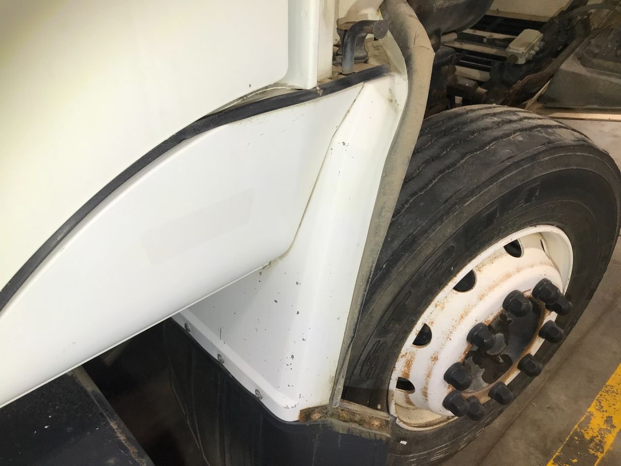 Mack CS MIDLINER Fender for Sale
