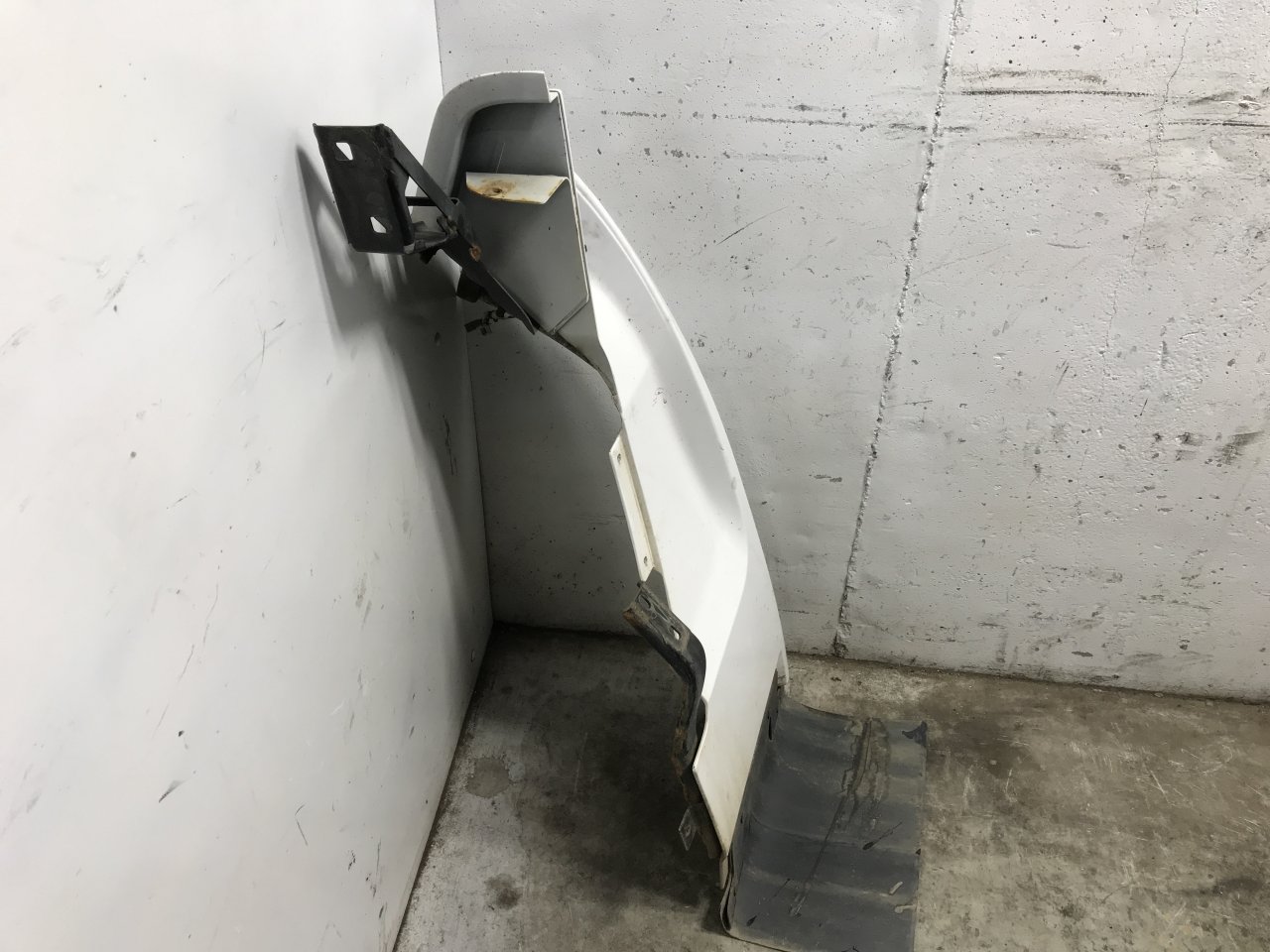 FC4B-16005-A | Ford F750 Fender for Sale