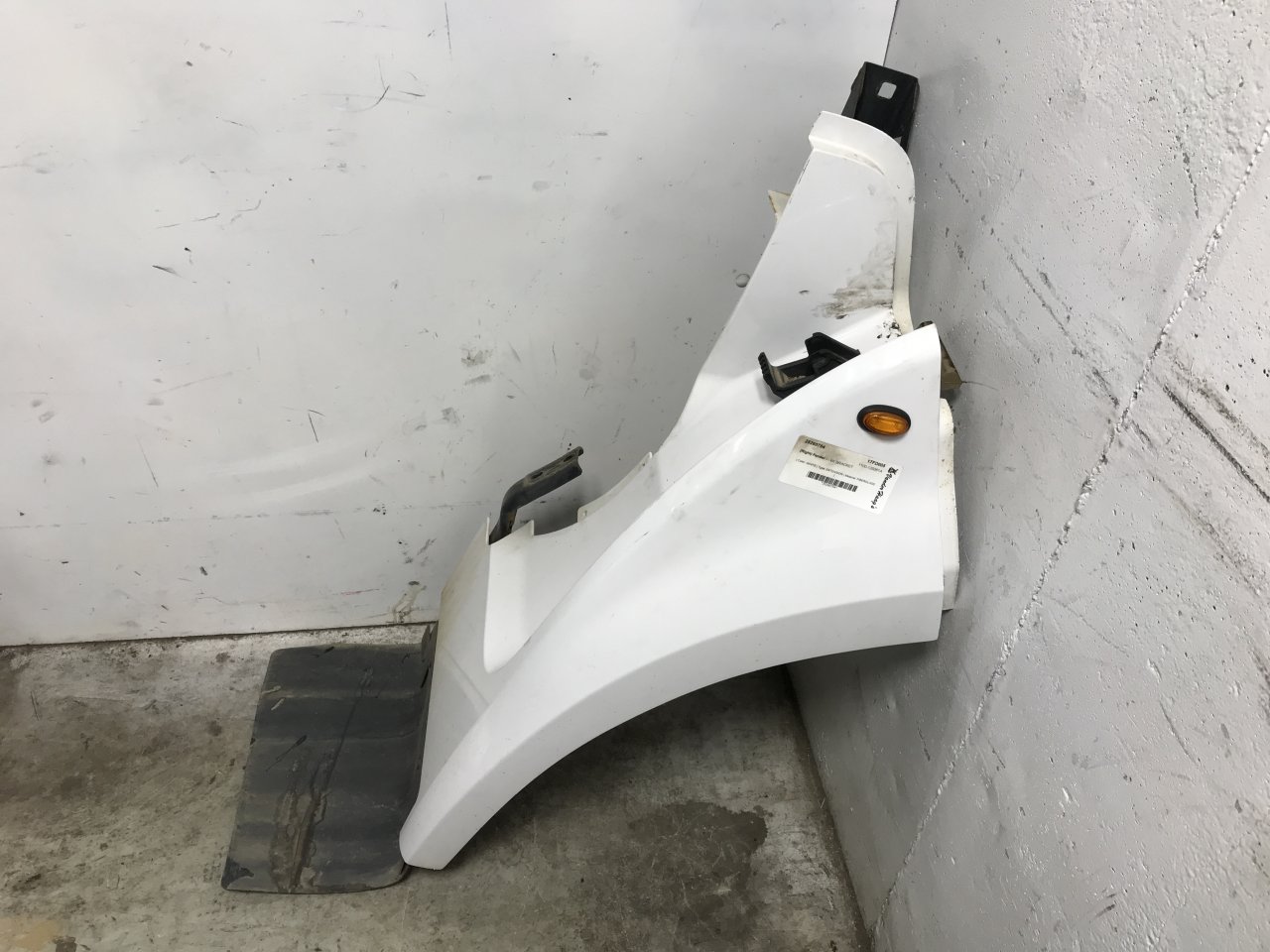 FC4B-16005-A | Ford F750 Fender for Sale