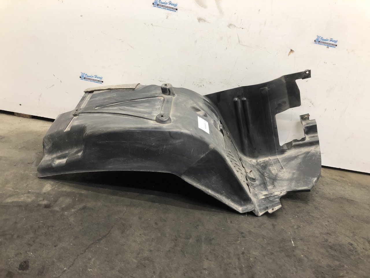 L52-6020R | Peterbilt 579 Inner Fender for Sale