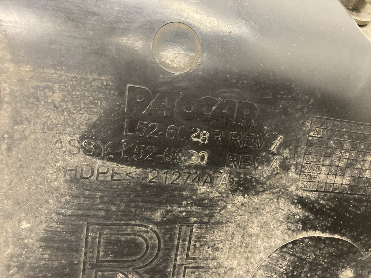 L52-6028R | Peterbilt 579 Inner Fender for Sale