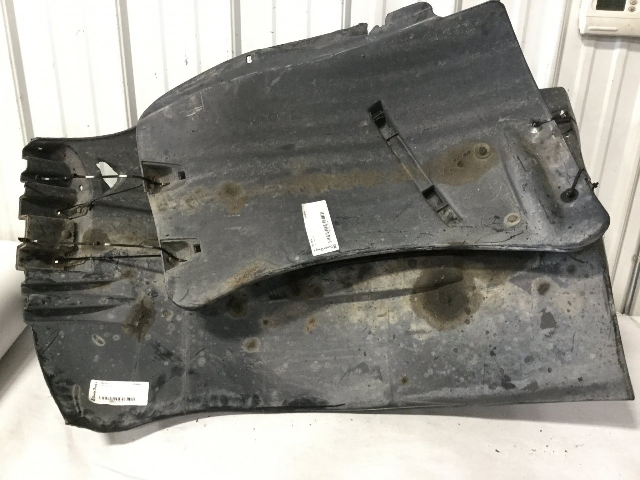 22-59170-000 | Freightliner C112 CENTURY Inner Fender for Sale