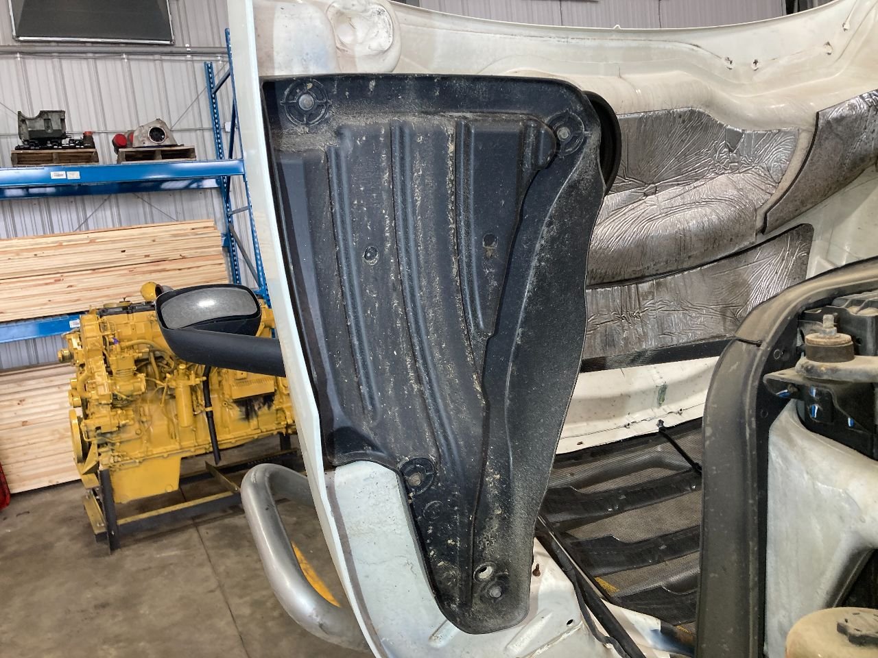 17-20511-000 | Freightliner CASCADIA Inner Fender for Sale