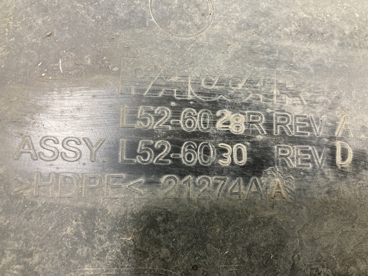 L52-6028R | Kenworth T680 Inner Fender for Sale