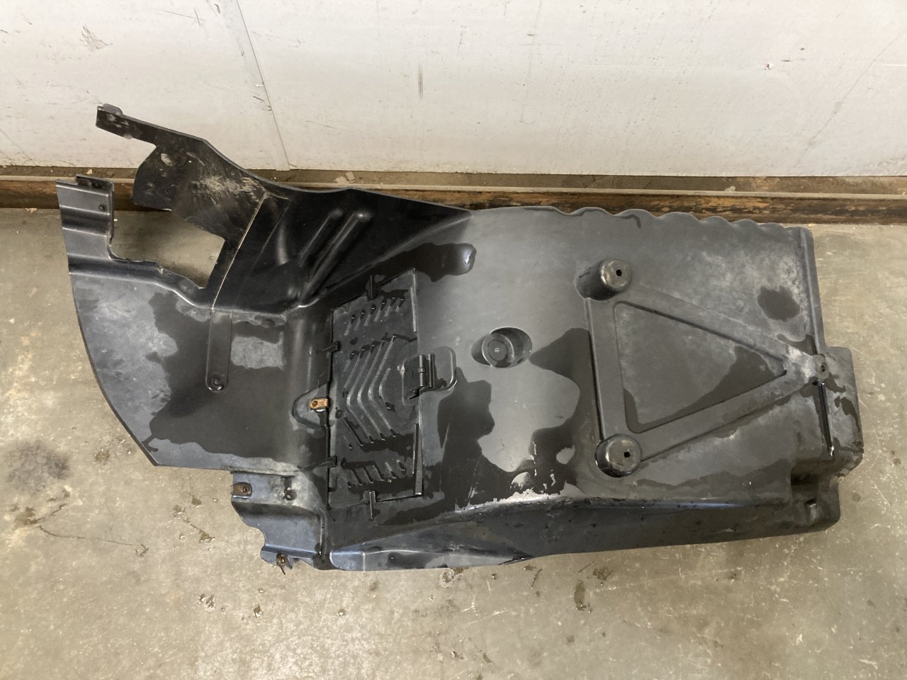 L52-6029 | Kenworth T680 Inner Fender for Sale