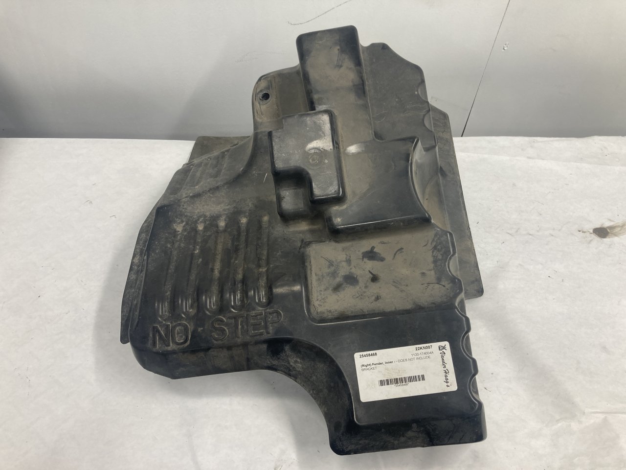 RF61240R | Kenworth T680 Inner Fender for Sale