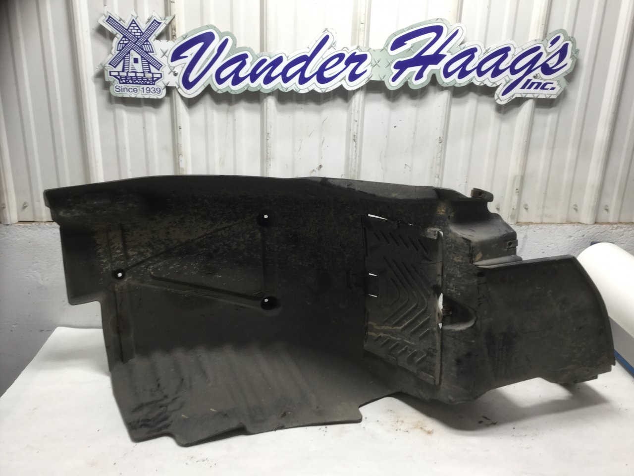 L52-6020 | Kenworth T680 Inner Fender for Sale