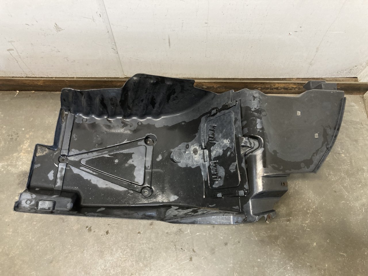 L52-6029 | Kenworth T680 Inner Fender for Sale