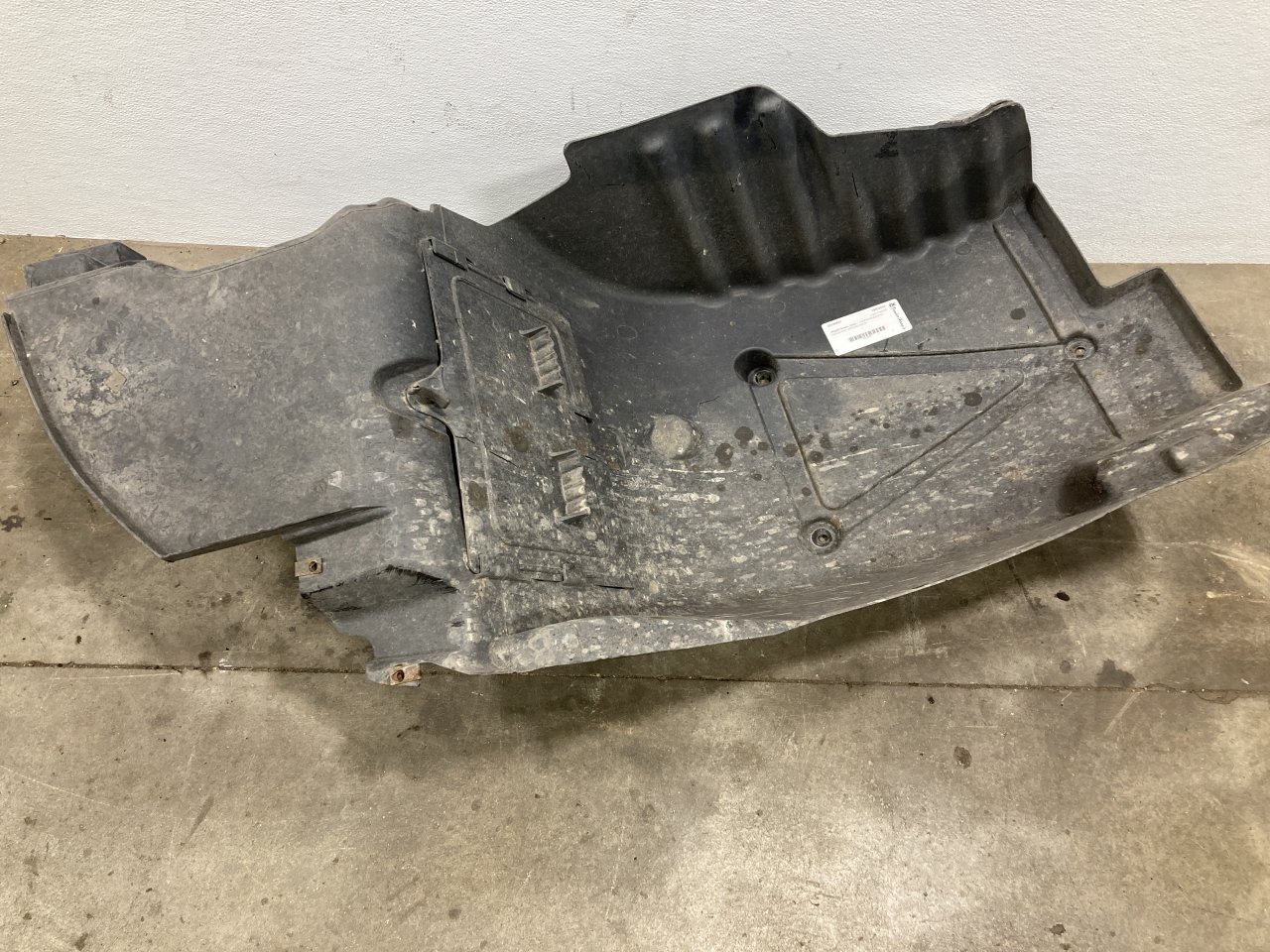 L52-6028R | Kenworth T680 Inner Fender for Sale