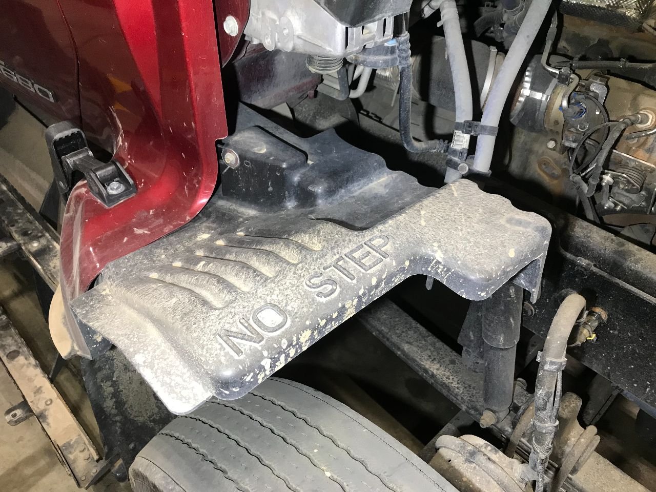 R52-6025M01 | Kenworth T680 Inner Fender for Sale