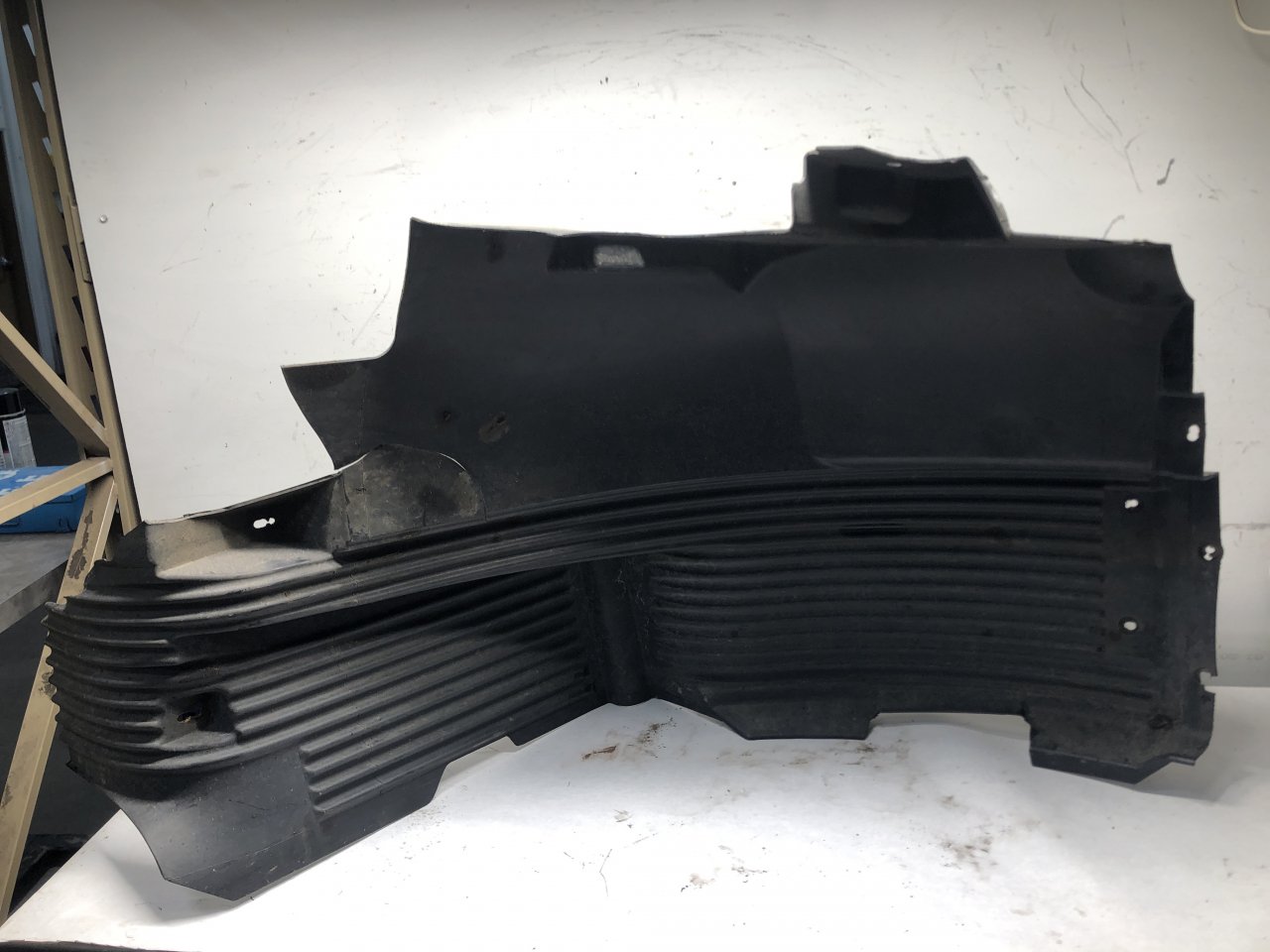 82429867 | Volvo VNL Inner Fender for Sale