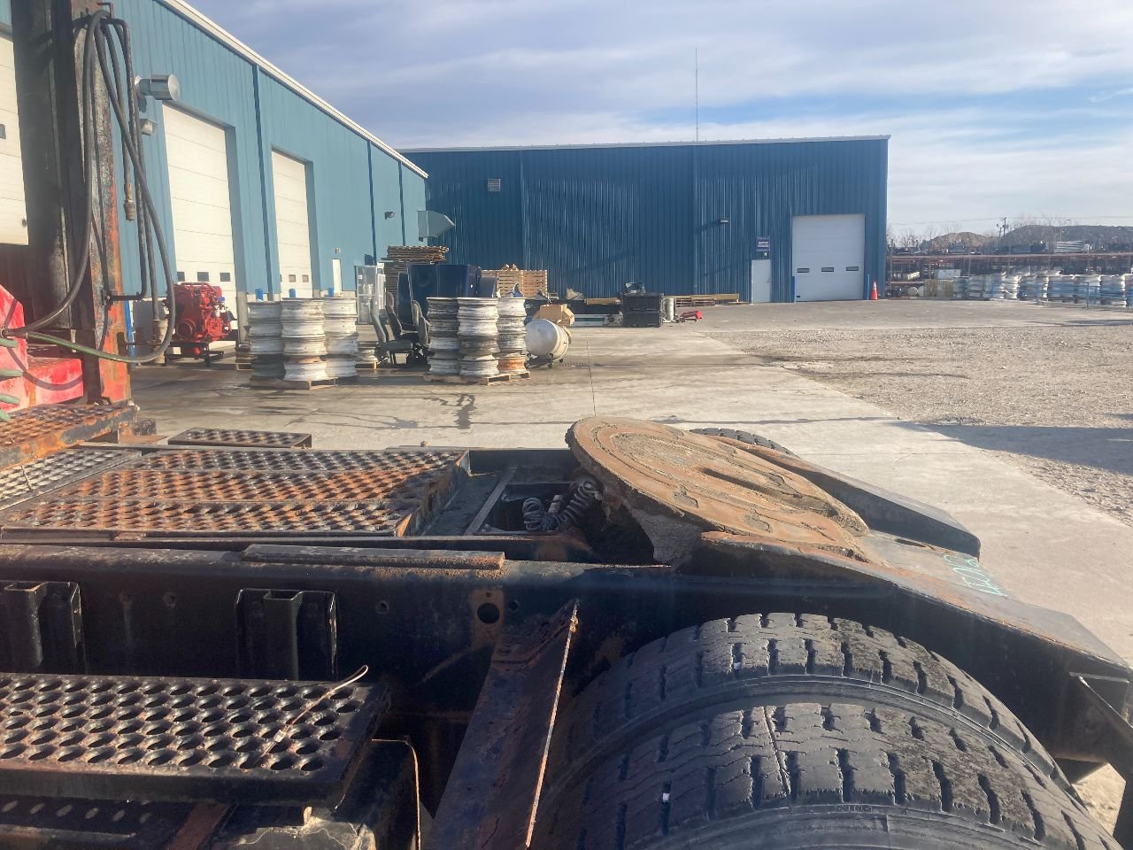 Holland 4100129 Fifth Wheel for Sale