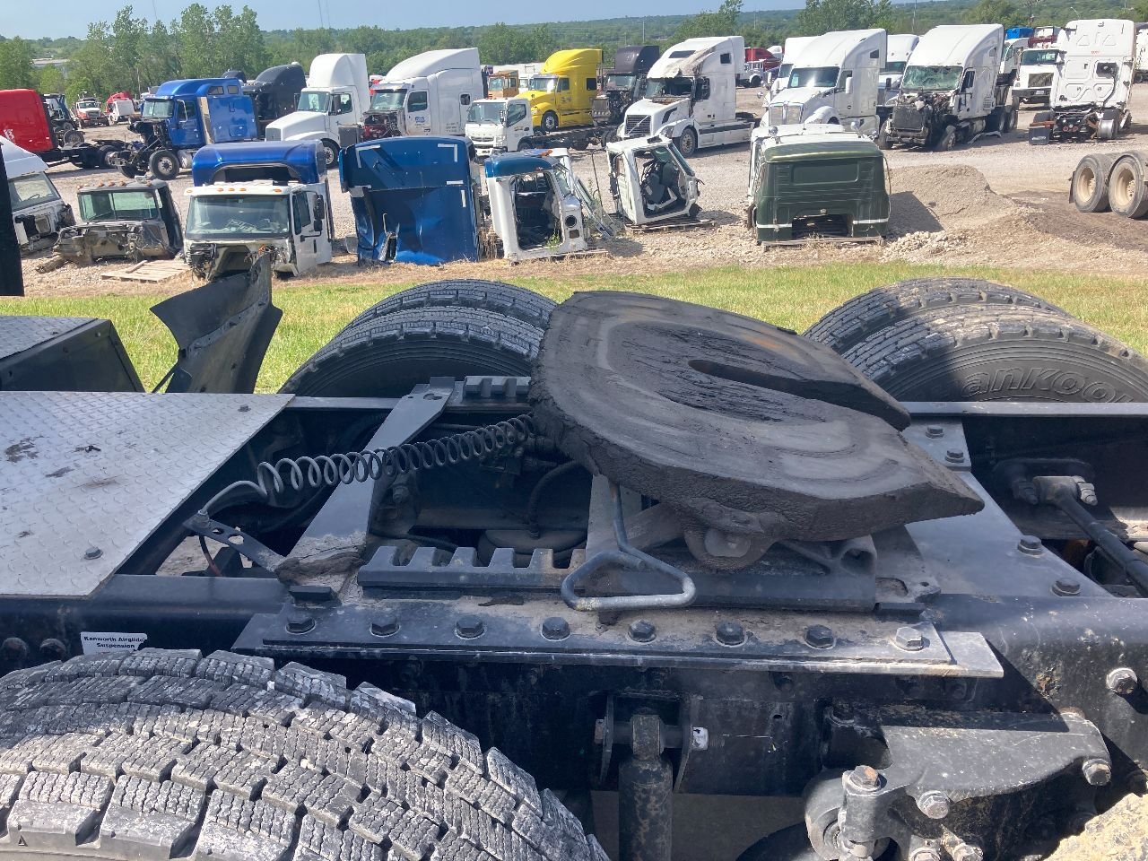 FW35-8003T3L | Holland FW17 Fifth Wheel for Sale