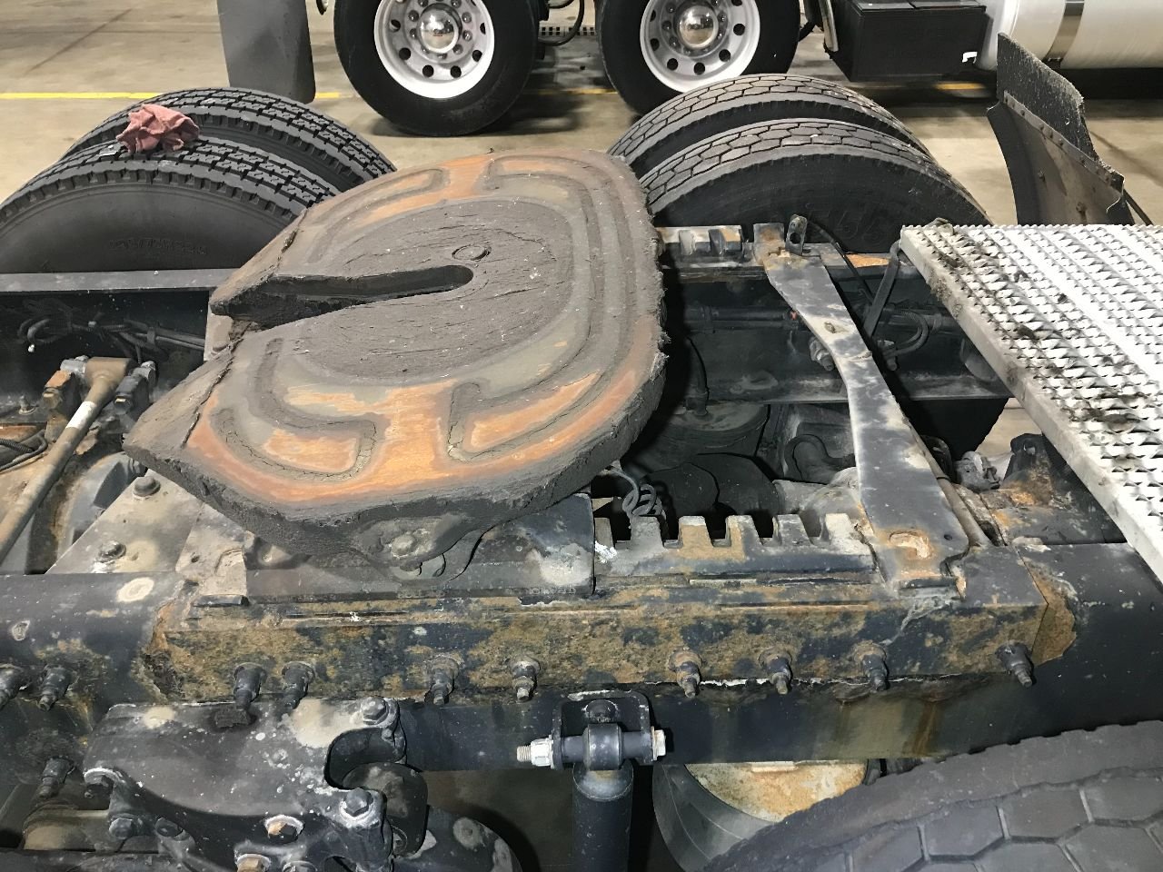 FW35Z700XL00 | Holland FW17 Fifth Wheel for Sale