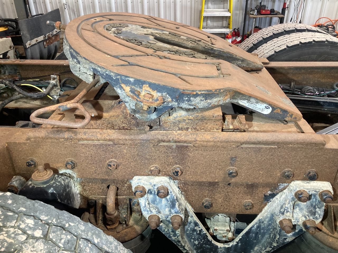 FW31C836XL00 | Holland FW2870 Fifth Wheel for Sale