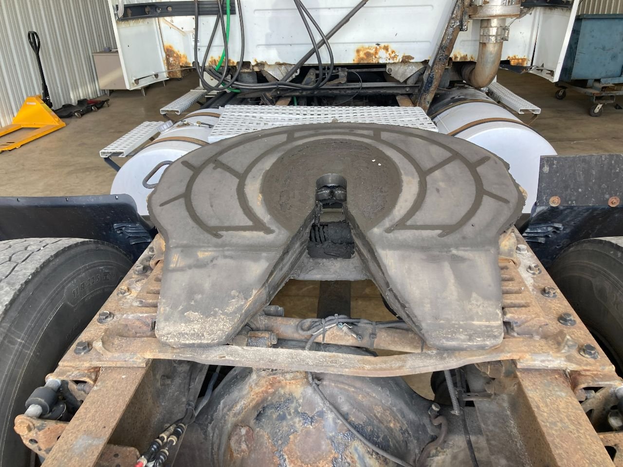 SL5AWB 7750 24 D28S 3 | Holland FW35 Fifth Wheel for Sale