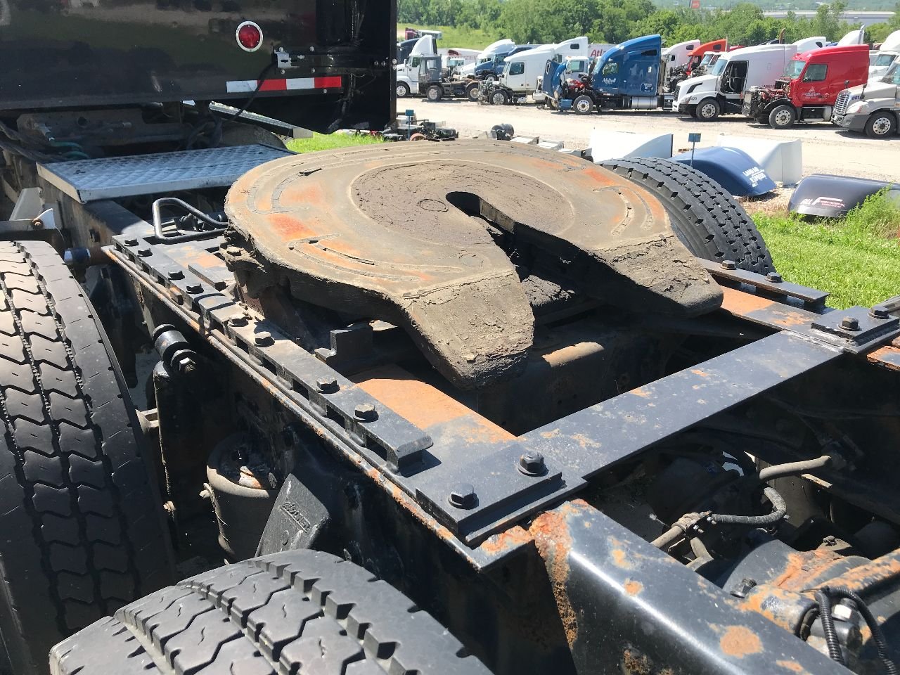 FW8-7002X2L11 | Holland FW8 Fifth Wheel for Sale