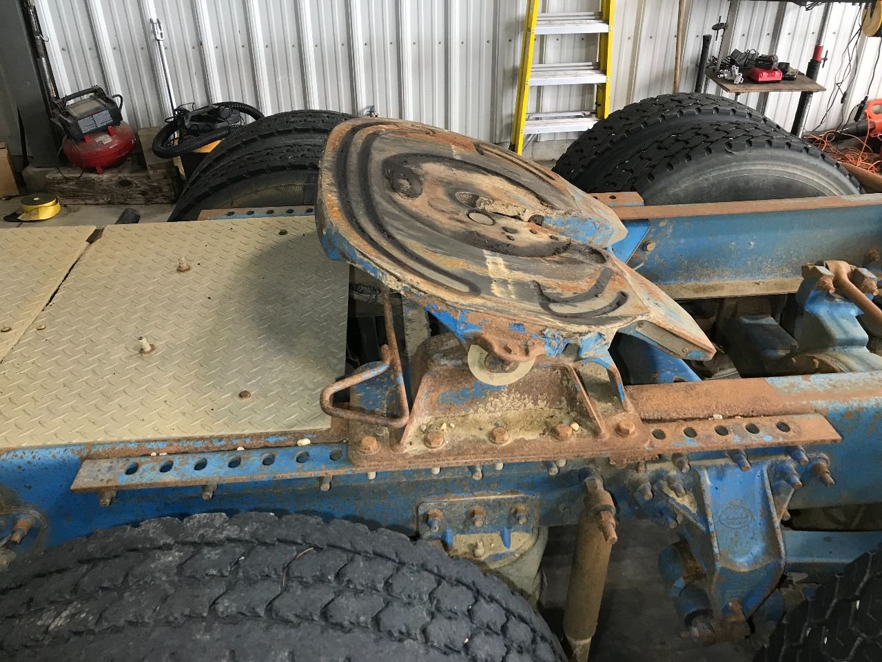 Holland FW8-7883XL Fifth Wheel for Sale