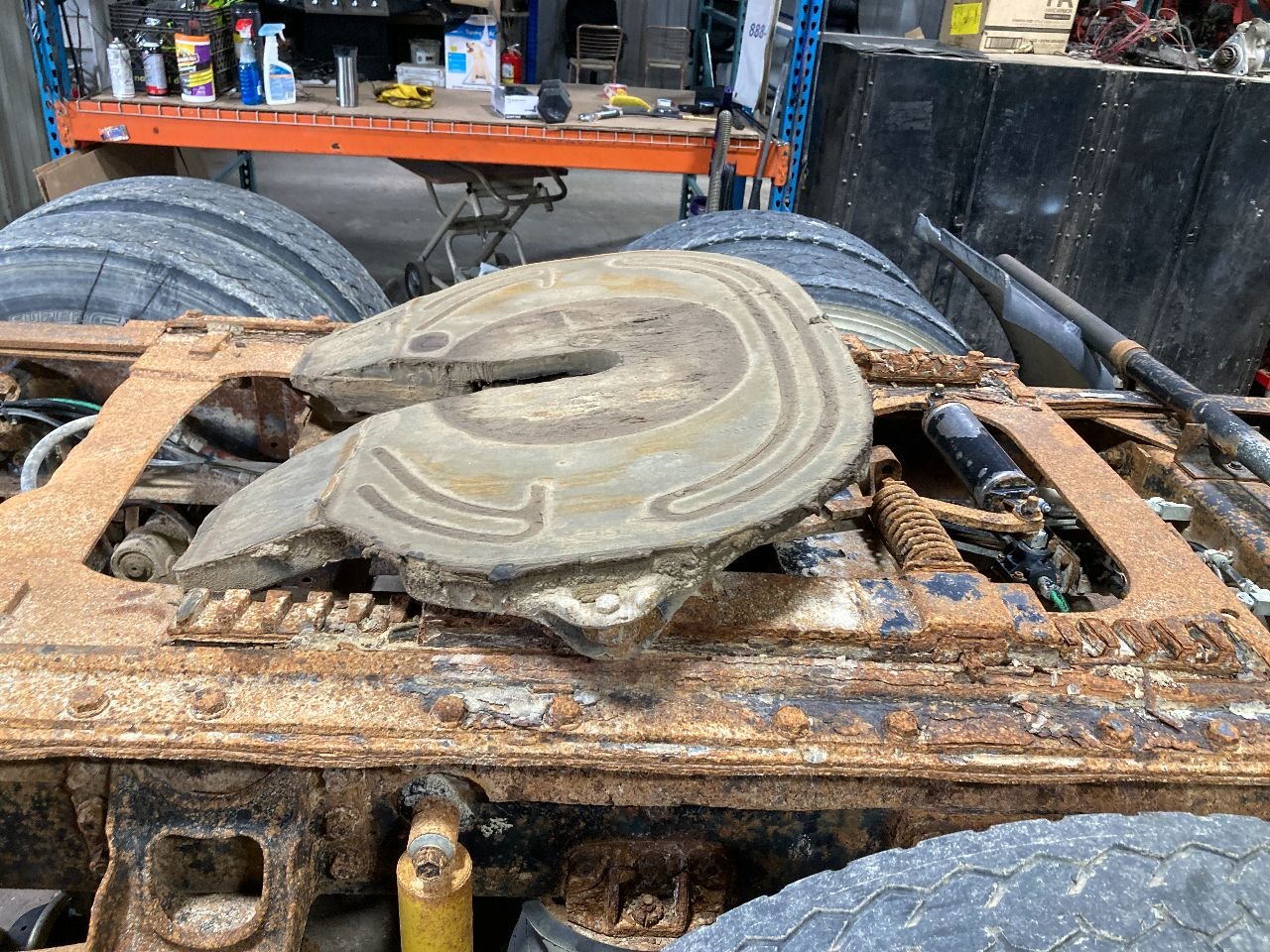 FWALZ800XL00 | Holland FW1226 Fifth Wheel for Sale