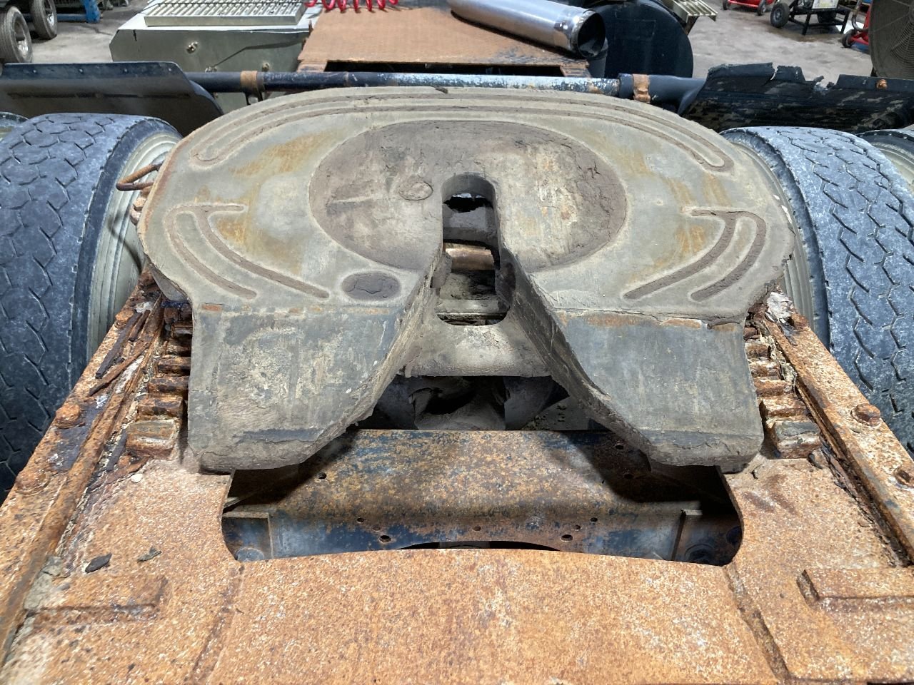 FWS1F712XL00 | Holland FW8 Fifth Wheel for Sale