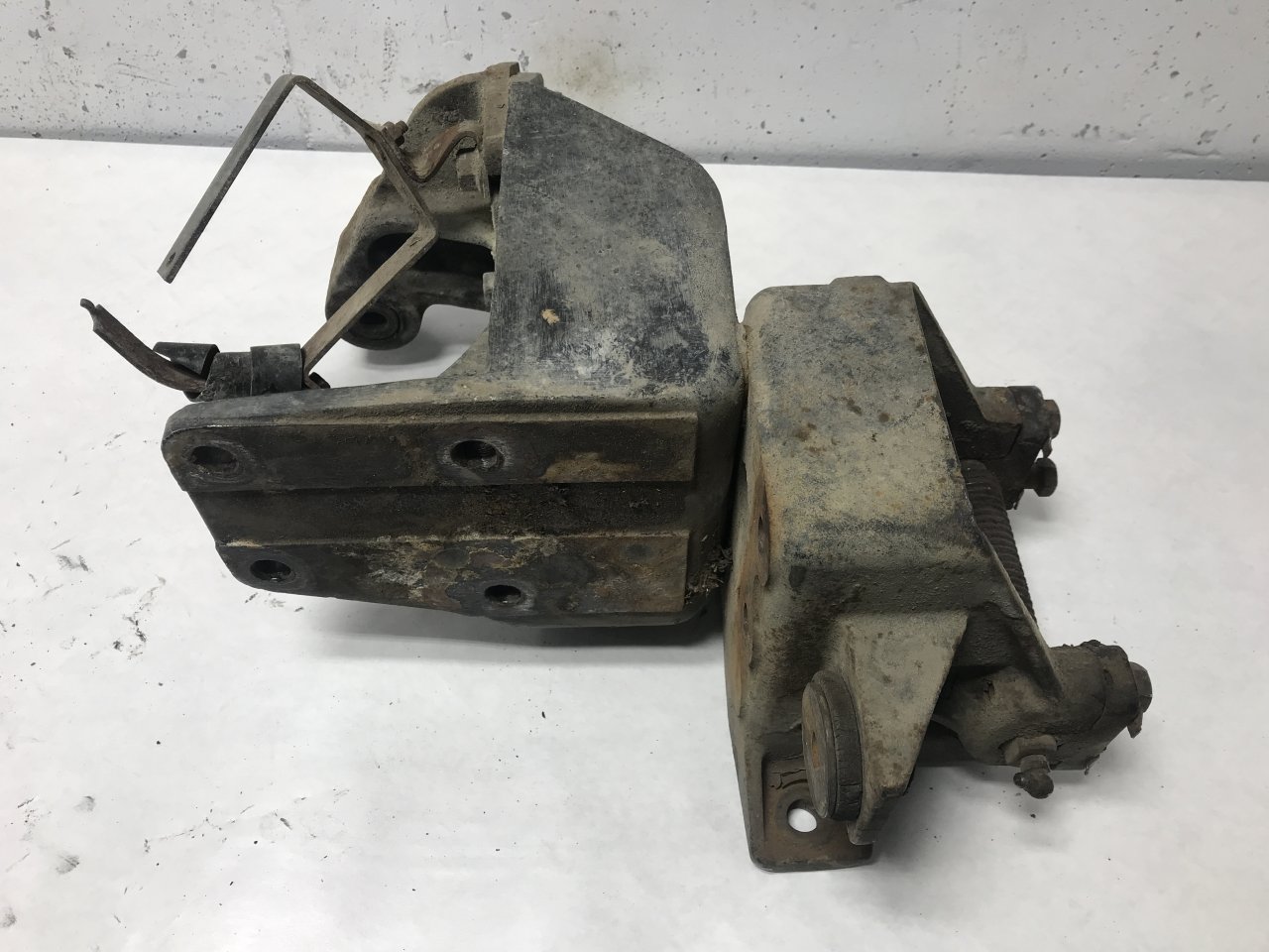 546037 01 | International 9670 Frame Horn for Sale