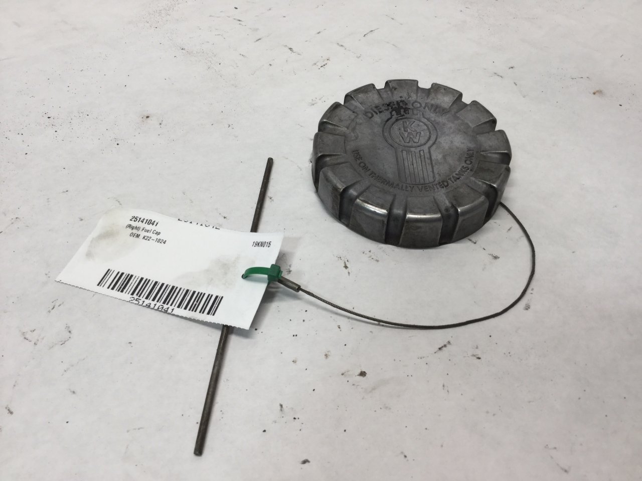 K22-1024 | Kenworth T680 Fuel Cap for Sale