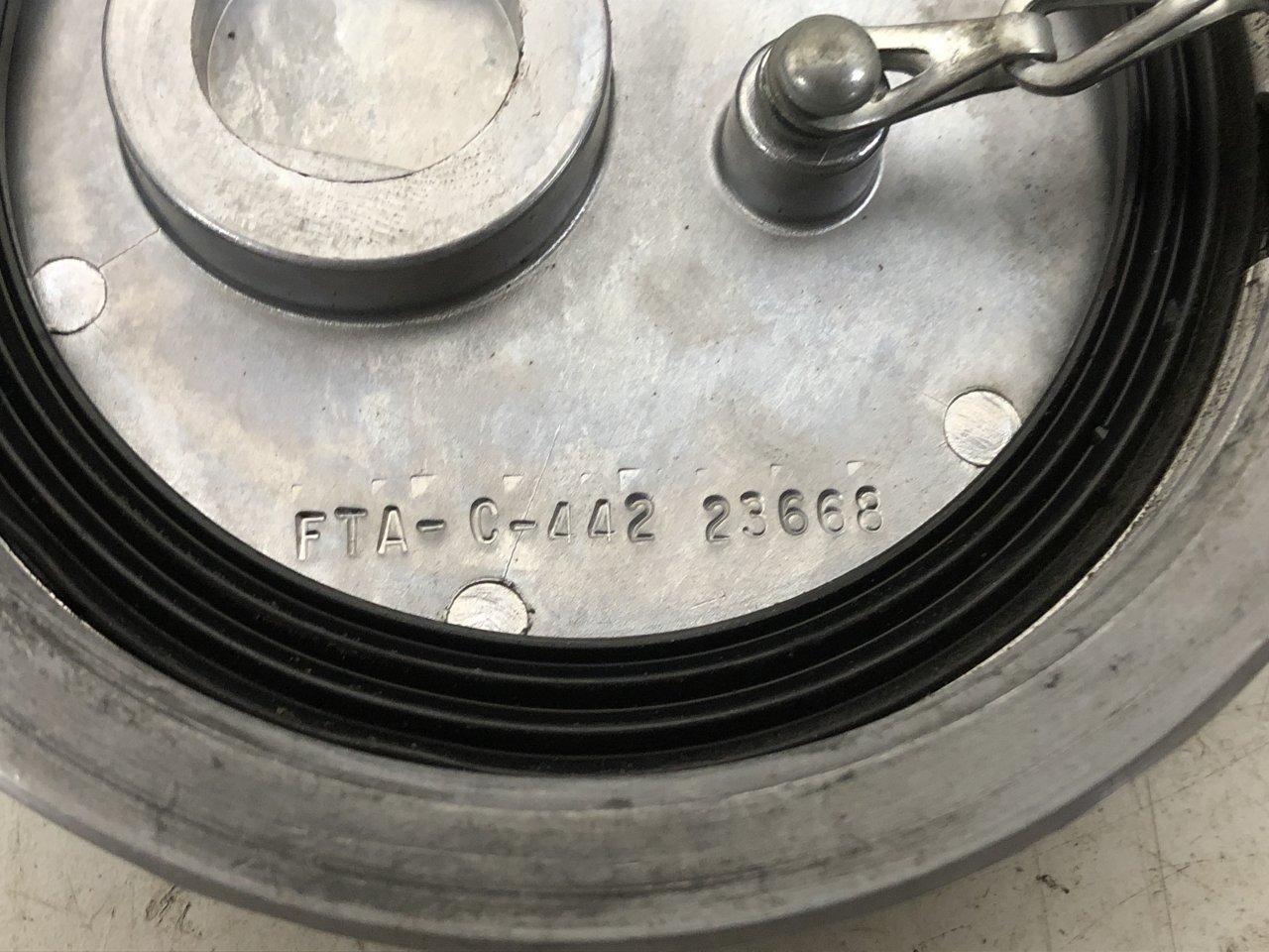 FTA-C-442-23668 | Kenworth T800 Fuel Cap for Sale