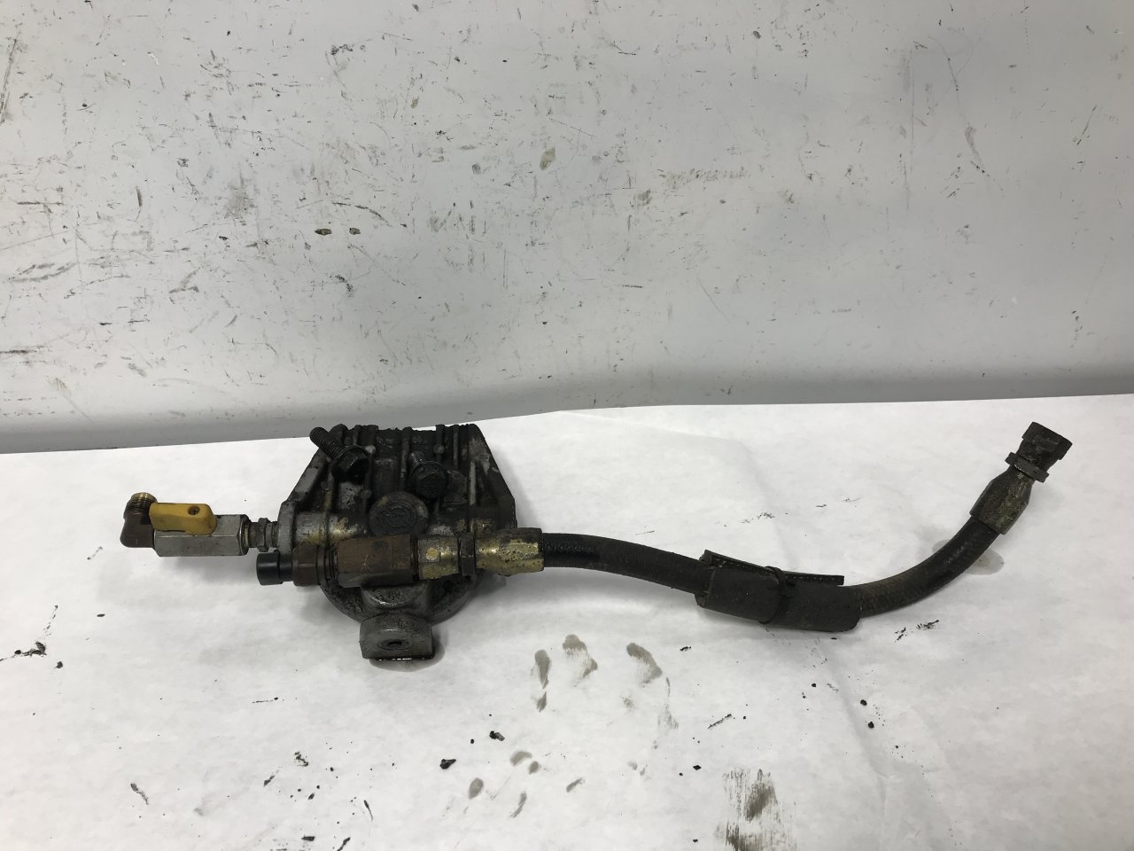 Detroit 60 SER 12.7 Engine Fuel Filter Base for Sale