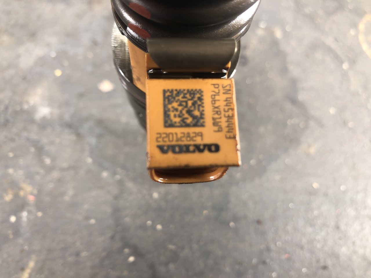 22012829 | Volvo D13 Engine Fuel Injector for Sale