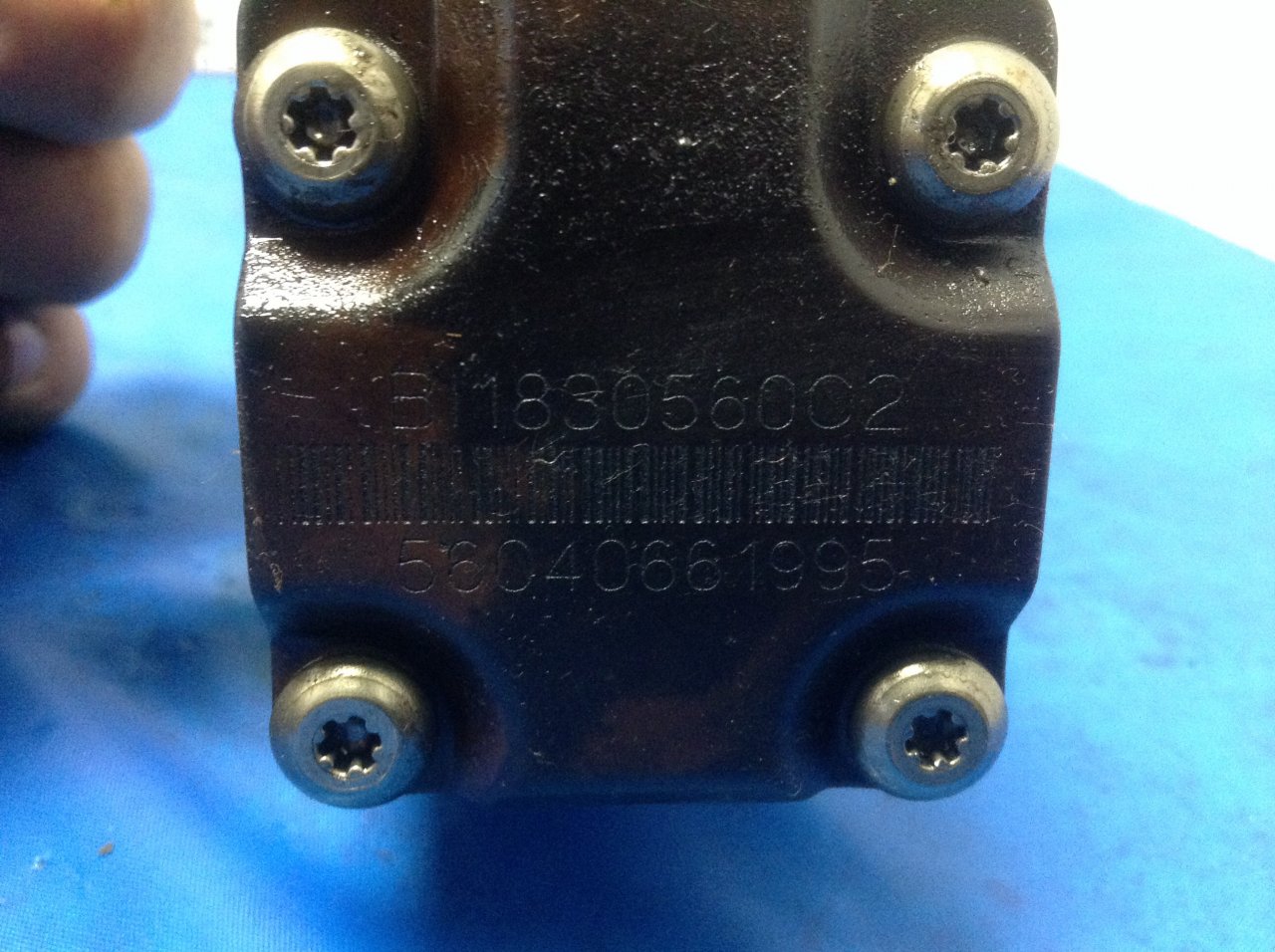 1830560C2 | International DT466E Fuel Injector for Sale