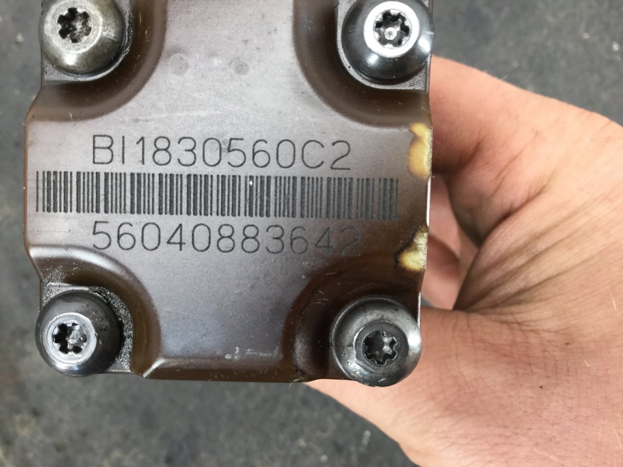 1830560C2 | International DT466E Engine Fuel Injector for Sale