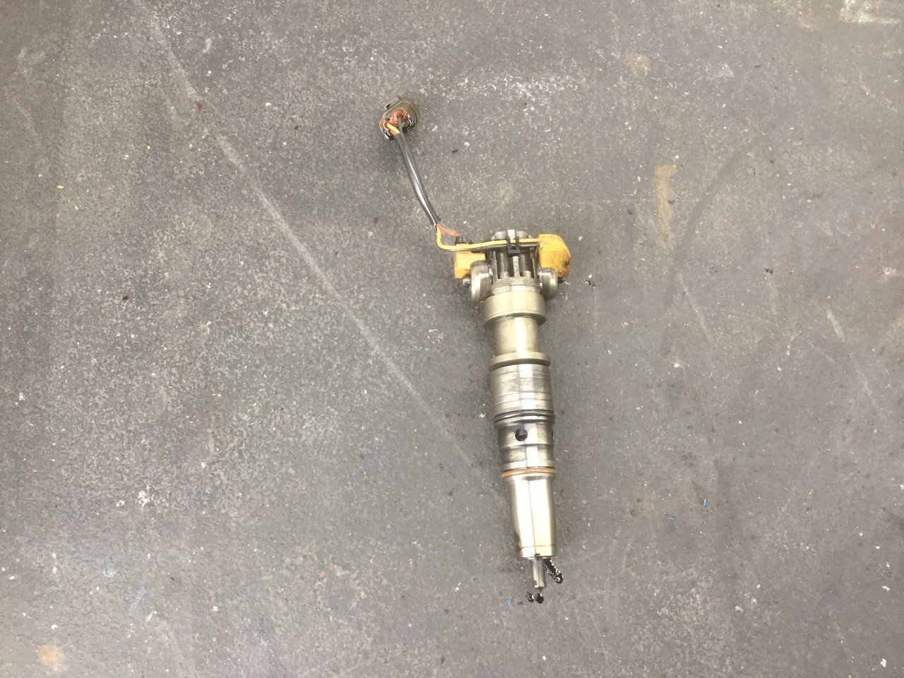 1890055C92 | International MAXXFORCE DT Engine Fuel Injector for Sale